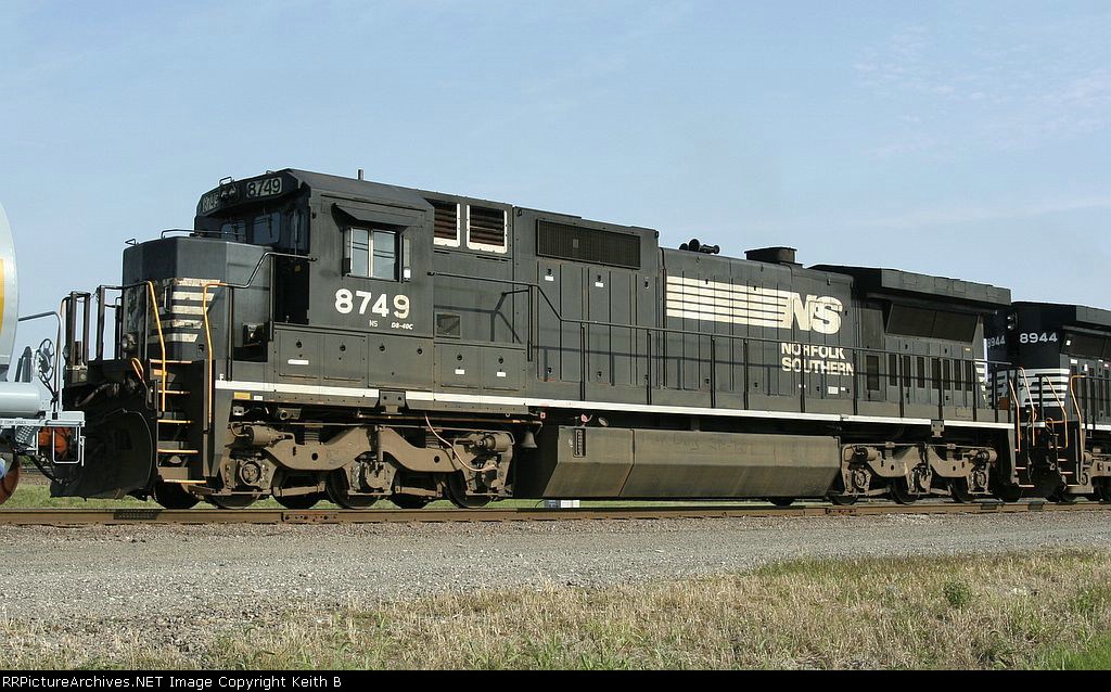 NS 8749